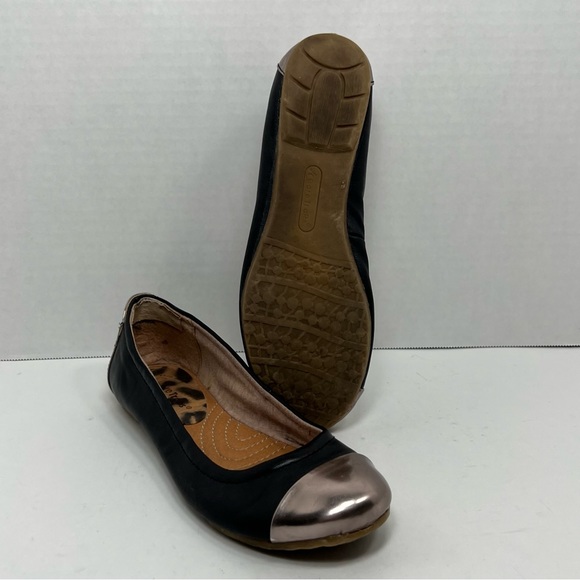 BareTraps | Shoes | Bare Trap Metal Cap Toe Flats Vegan Leather Size 8m ...